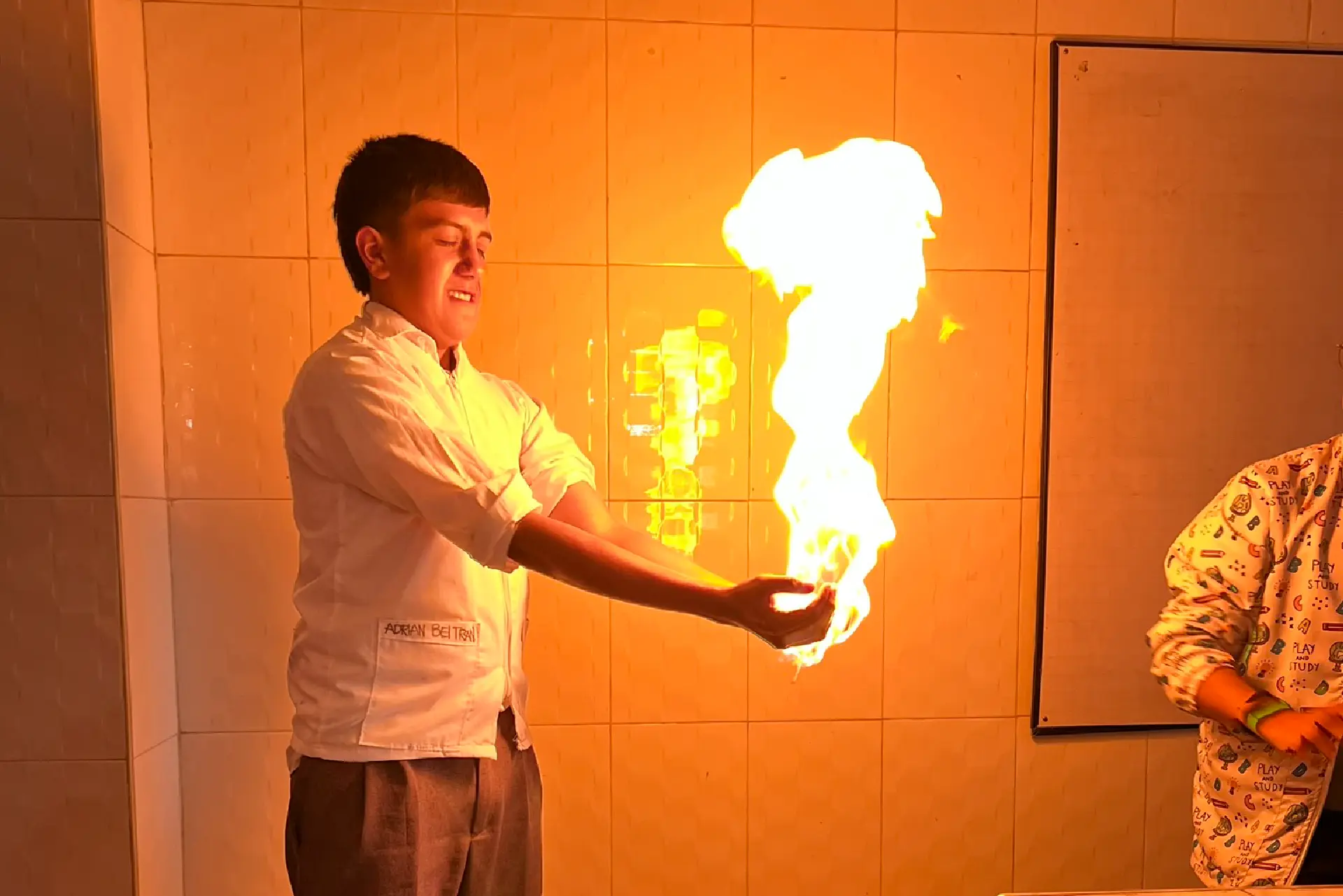 Fuego Frío: cuando la ciencia se convierte en magia | Liceo Moderno ...